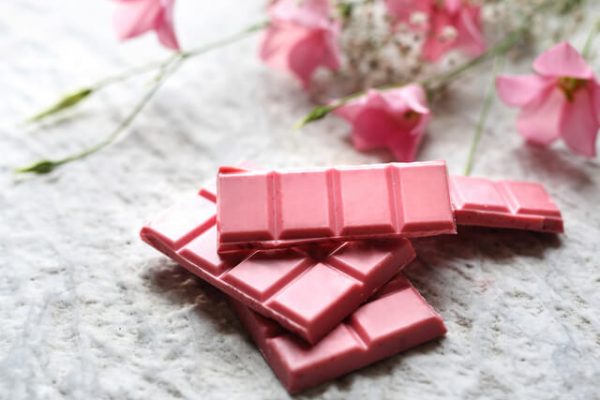 Conoce el excéntrico chocolate rosado, el cuarto tipo de esta dulce delicia